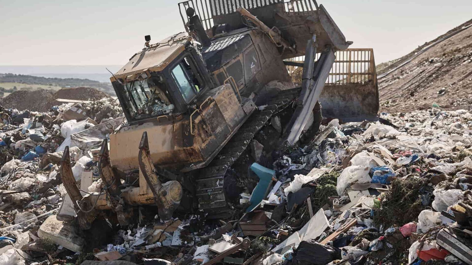 9 Signs You Need to Call a Waste Disposal Service - Cleanway ...